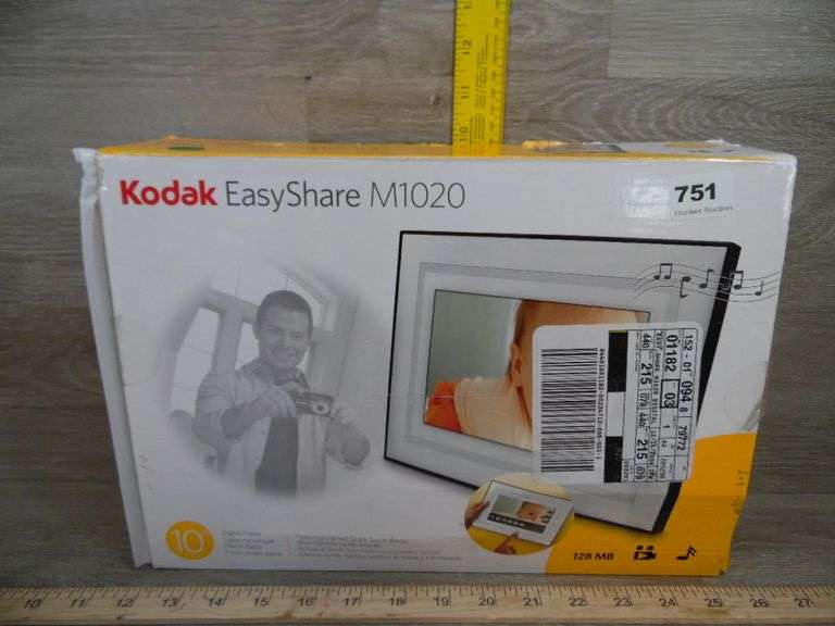 Kodak Easy Share M1020 Digital Photo Frame - Dunker Auction