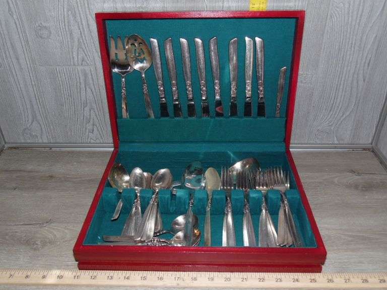 Flatware In Box - Dunker Auction