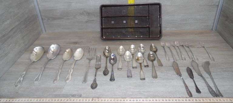 Flatware With Holder - Dunker Auction