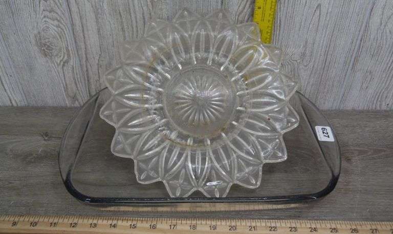 Flower Petal Edge Candy Dish & Banking Dish - Dunker Auction