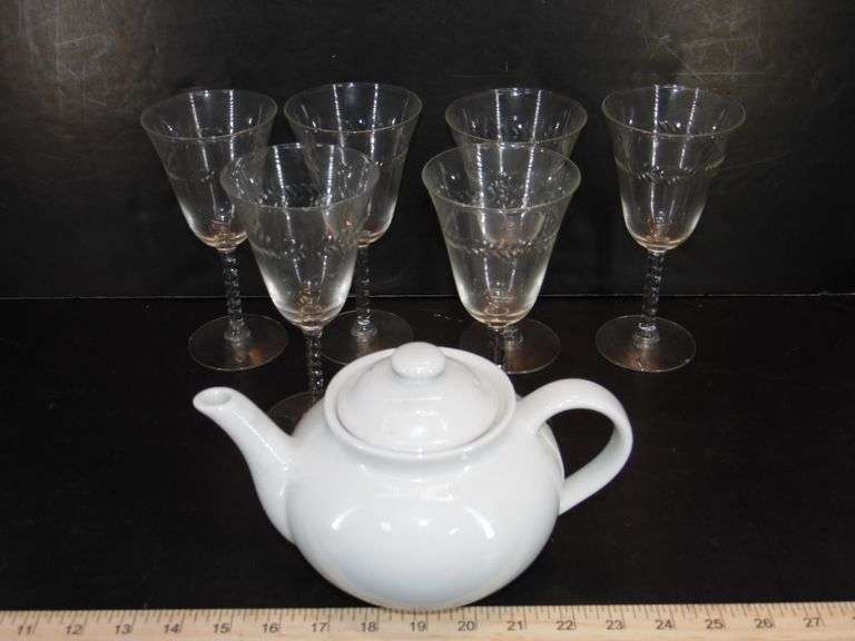 Tea Pot & Etched Wine Glasses - Dunker Auction