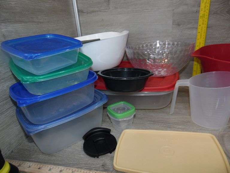 Plastic Ware - Dunker Auction
