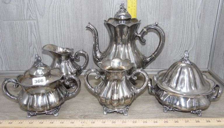 Meriden Silverplate - Dunker Auction