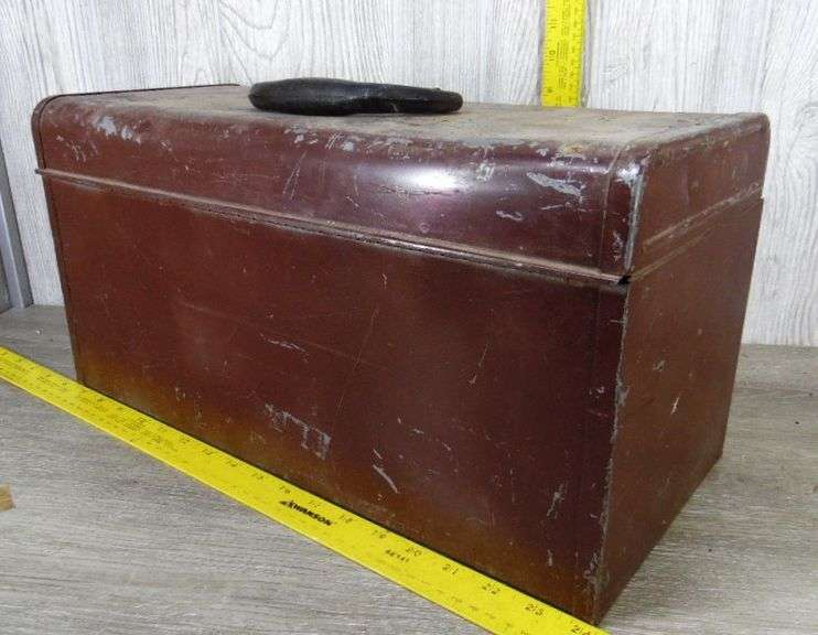 Metal Tool Box - Dunker Auction
