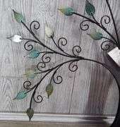 Hallmark The Family Tree Ornament Stand - Dunker Auction