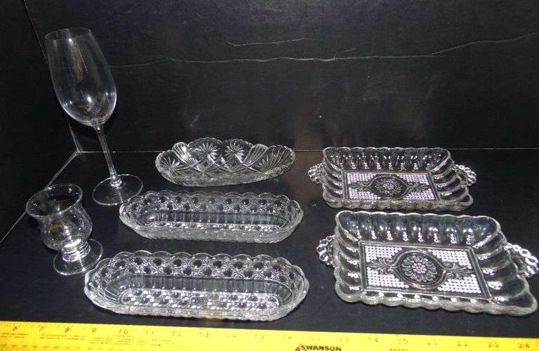 Rectangle & Oblong Serving Dishes, Wine Glasses - Dunker Auction