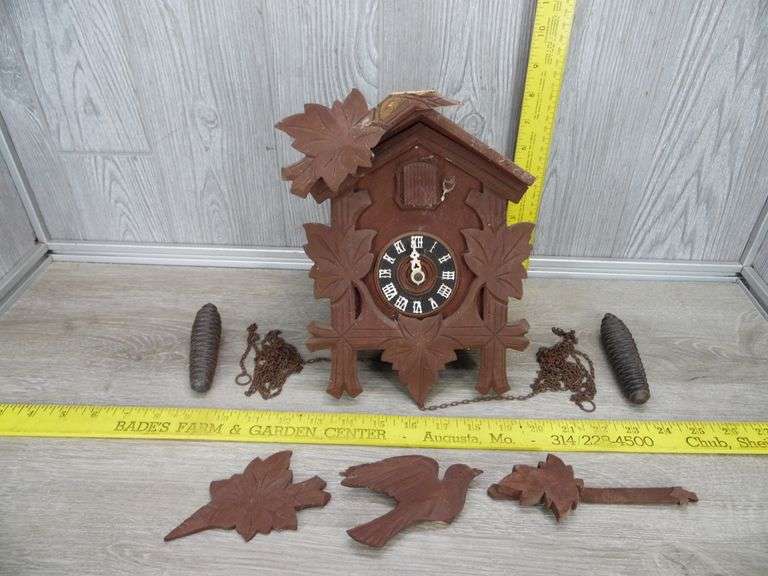 Cuckoo Clock - Missing One Hand On Face - Dunker Auction