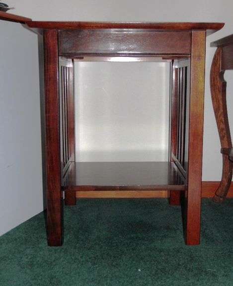 End Table - 24" x 24" x 29" - Dunker Auction