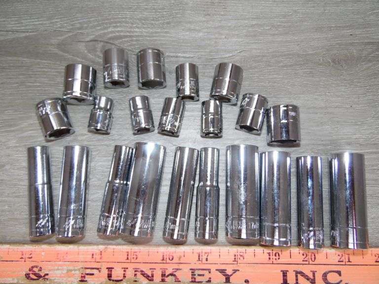 Sockets - Blue Hawk - Dunker Auction