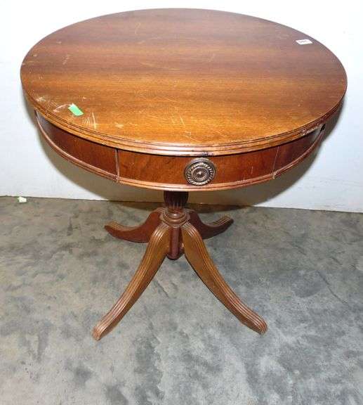 Duncan Phyfe Style Round Table: 25" x 27", Needs Work - Dunker Auction