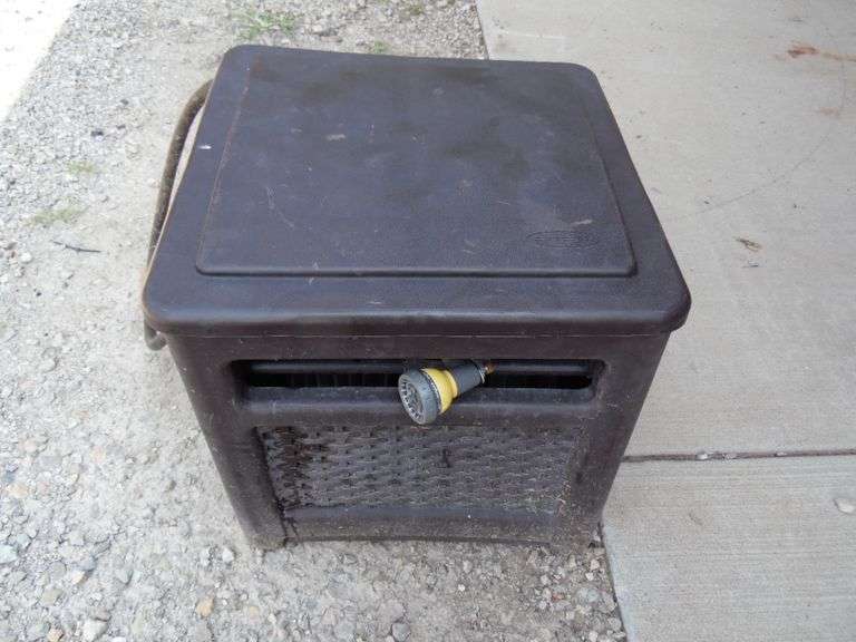Garden Hose Reel Box With Hose - Dunker Auction