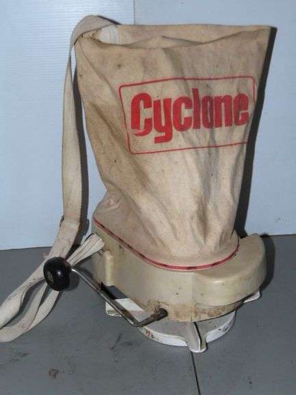 Cyclone Seeder - Dunker Auction