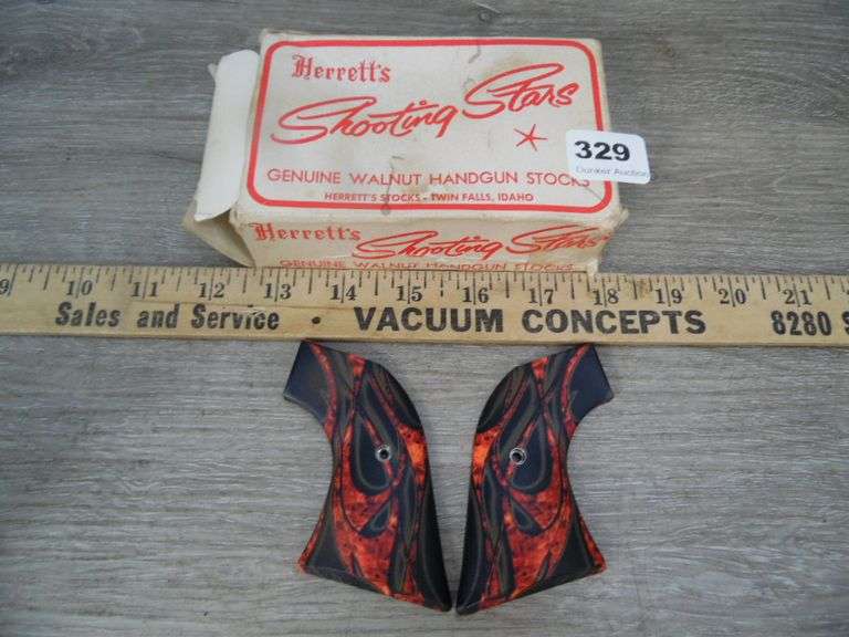 Herrett's Shooting Star Walnut Handgun Stocks - Dunker Auction