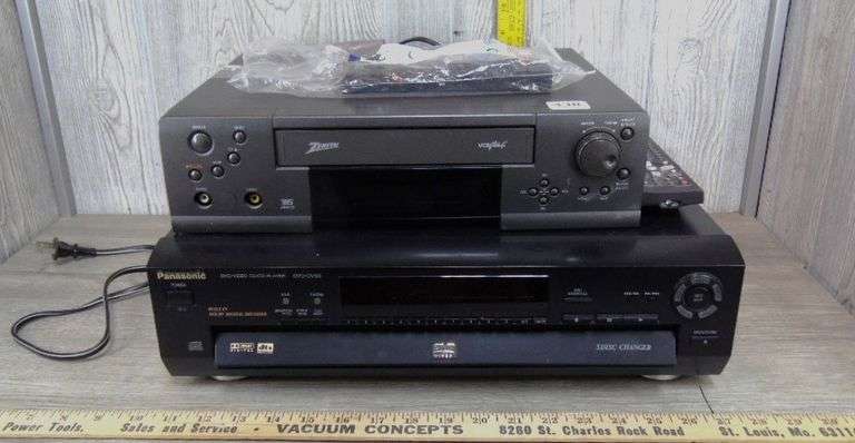 Panasonic DVD/CD 5 Disc Player & Zenith VCR: Units powered up - Dunker ...
