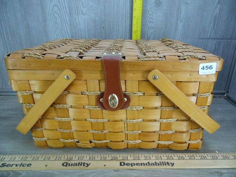 Picnic Basket & Contents - Dunker Auction