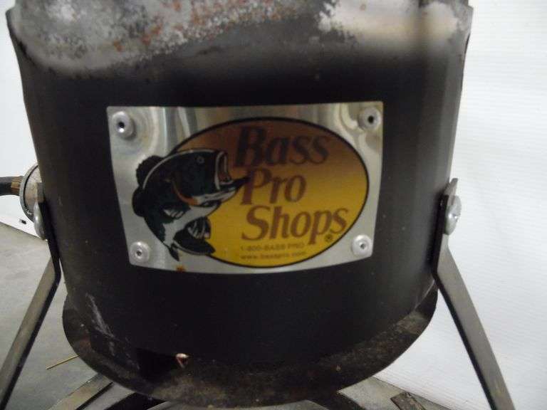 Bass Pro Portable Propane Outdoor Cooker - Dunker Auction
