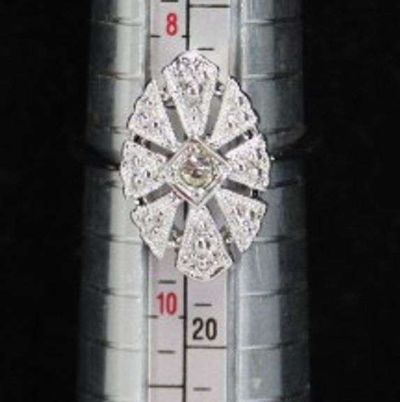 Ring: Marked Avon - Dunker Auction