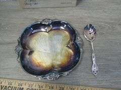 Oneida Party Set, Relishb Tray & SPringform Bake Pan Set - Dunker Auction