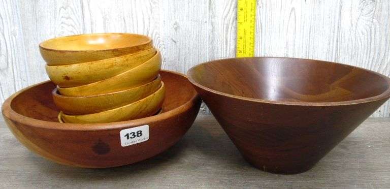 Wood Bowls & Serving Bowls - One From Lebanon Mo - Dunker Auction