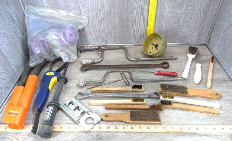 Hand Tools, Wire Brushes, Handi-Nailer, Grip Wrench & More - Dunker Auction