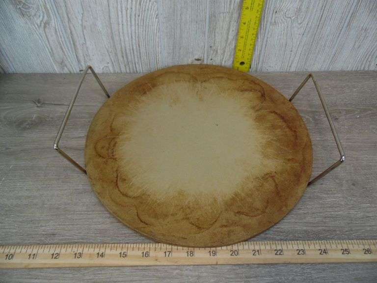 Pampered Chef Pizza Stone with Holder - Dunker Auction
