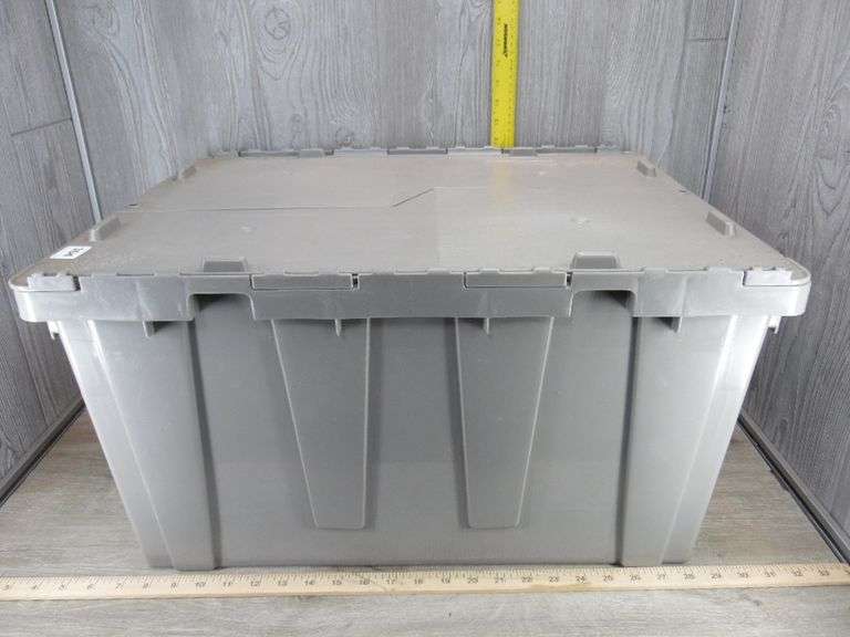Plastic Tote - Has Crack In Bottom - Dunker Auction