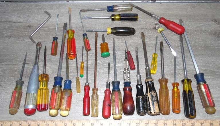 Various Screwdrivers - Dunker Auction
