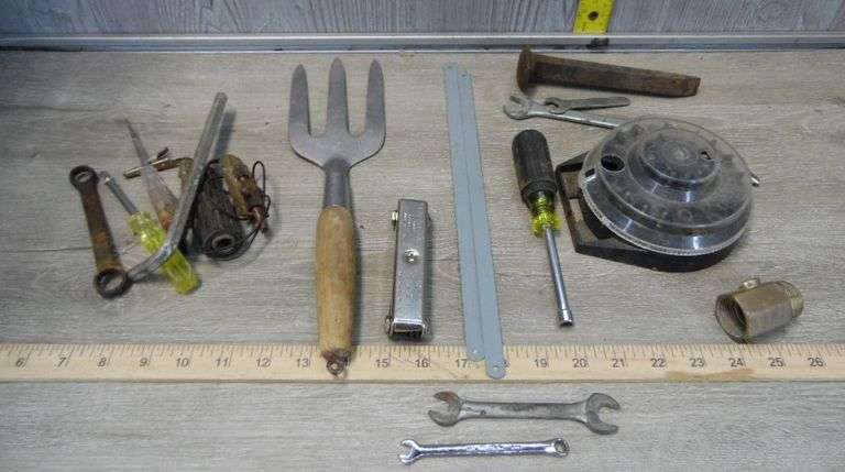 Various Hand Tools - Dunker Auction