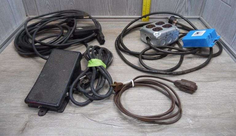 Extension Cords & Pedal - Dunker Auction