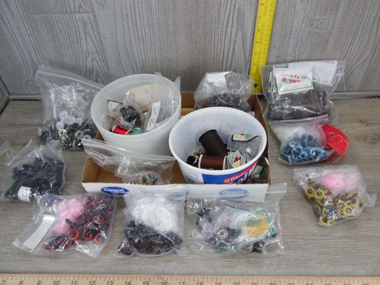 Animal Eyes, Thread & Misc. - Dunker Auction