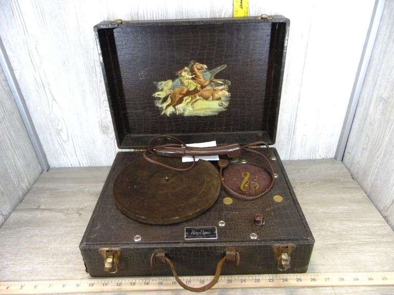 Ray-Dyne Record Player - Powers On, Turntable Spins, Needs Cord Repair ...