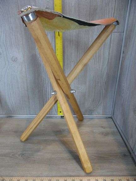 Two Wood Stools With Leather Seats - Dunker Auction