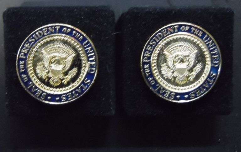 Seal Of The President Of The United States Lapel Pins - Dunker Auction