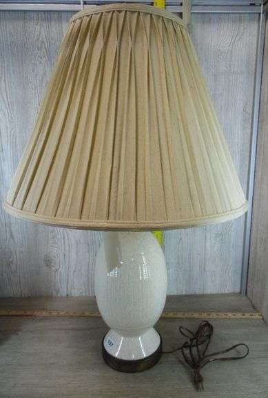 Table Lamp - Shade Ripped Inside - Dunker Auction