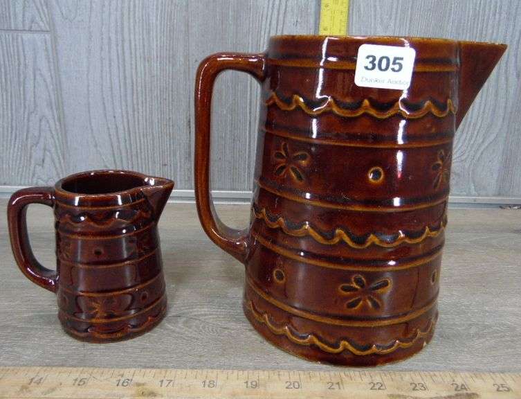 Marcrest Daisy & Dot Stoneware Pitchers - Dunker Auction
