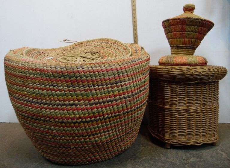 Uniquely Shaped Baskets - Snake Charmer's Basket - Dunker Auction