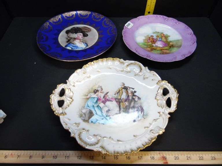 Victorian Motif Plates - Dunker Auction