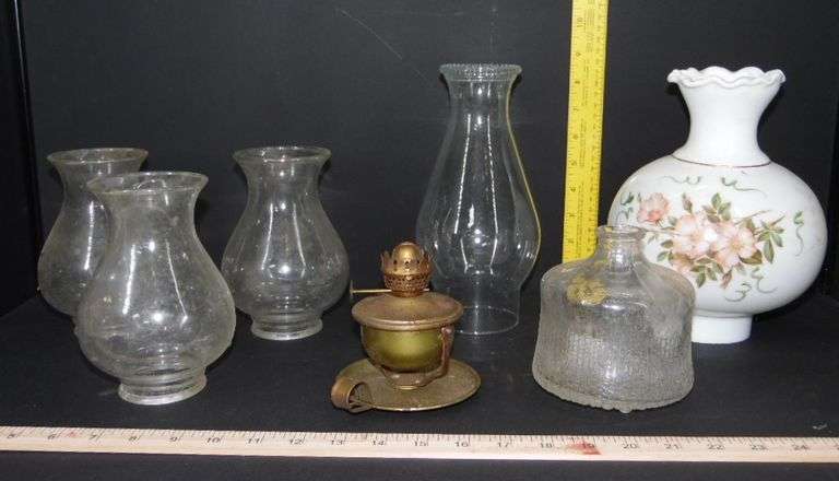 Oil Lamp Chimney Tops & One Base - Dunker Auction