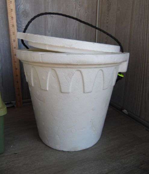 Tackle Box & Foam Minnow Bucket - Dunker Auction