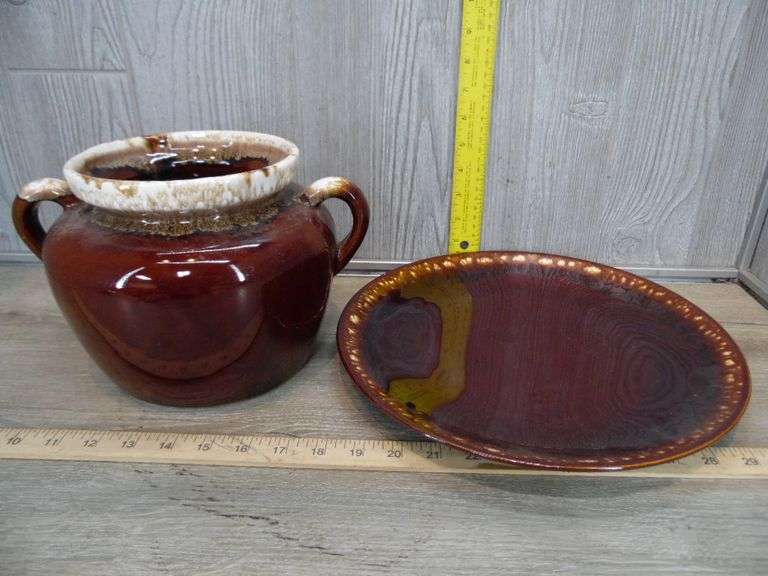 Hull Brown Drip Bean pot and Dish - Dunker Auction
