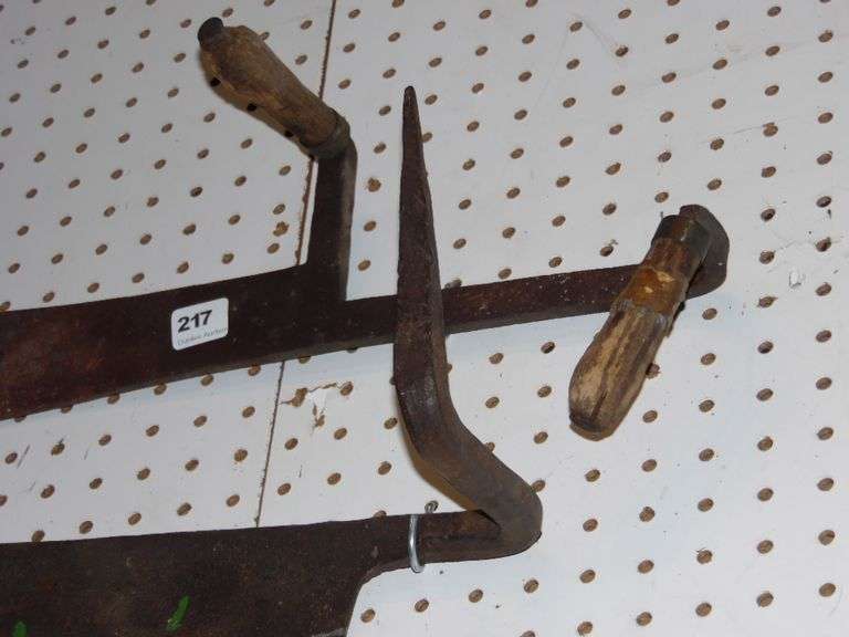 Primitive Hay Saw & Blade - Dunker Auction