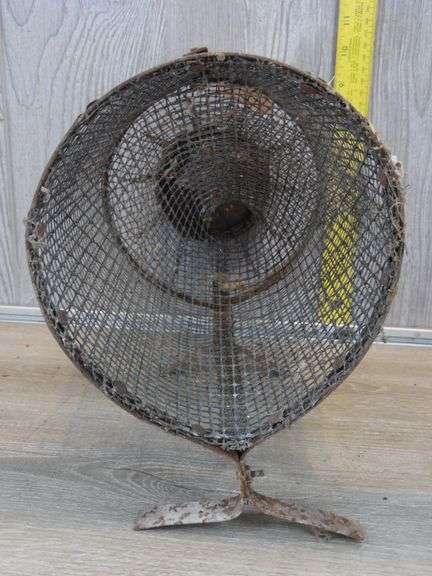 Minnow Fish Trap - Dunker Auction