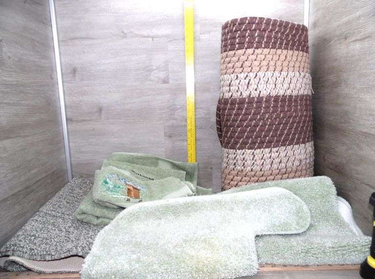 Rugs, Bathmats, Outhouse Towels - Dunker Auction