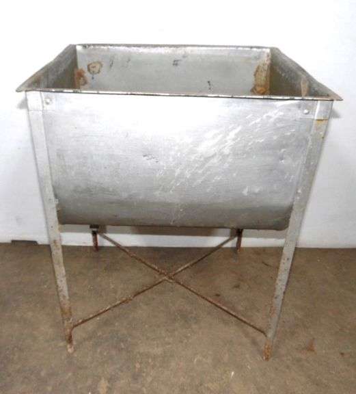Galvanized Wash Tub - 23 1/2" x 20" x 29" - Dunker Auction