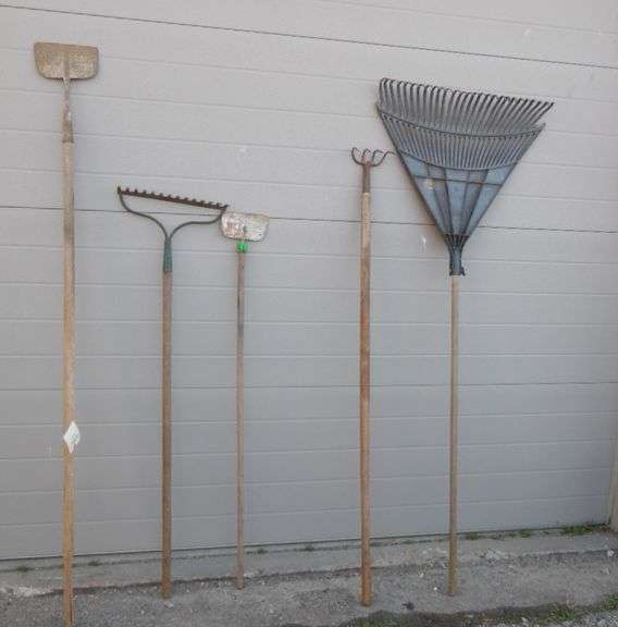Long Handled Tools - Dunker Auction