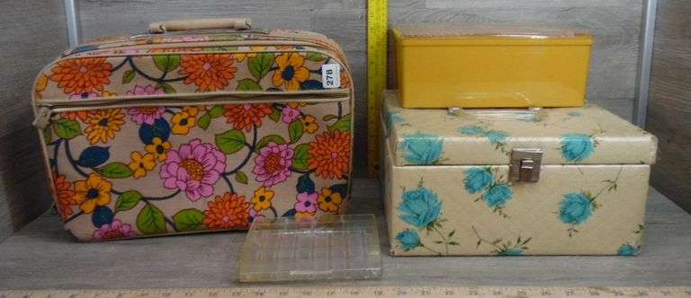 Travel Suitcase & Sundries Containers - Dunker Auction