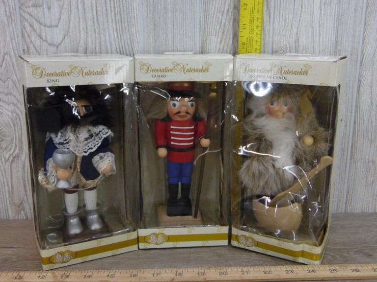 3 - Nutcrackers - Dunker Auction