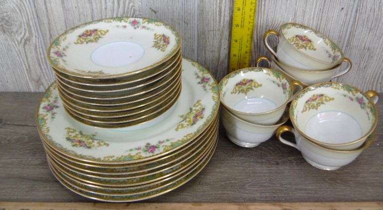 Noritake Gloria Pattern Dinnerware - Dunker Auction