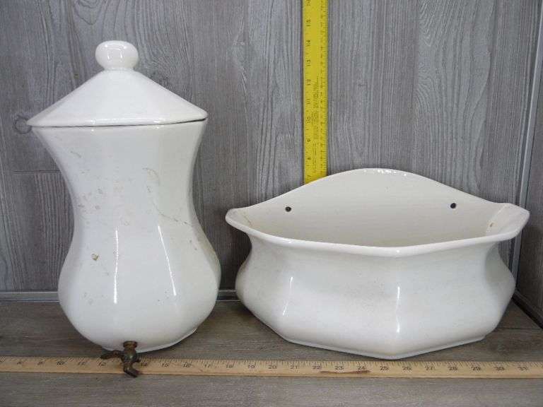 Wall Mounted Water Tank & Lavabo Basin - Dunker Auction