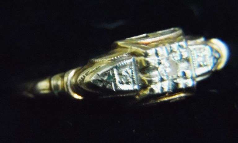 Ring: Marked 10K - Dunker Auction